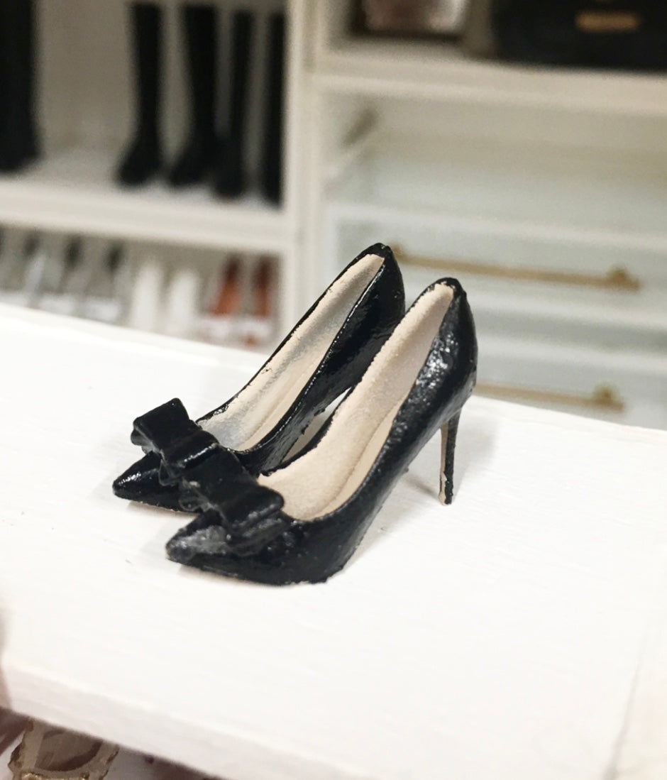 1:12 Scale | Miniature Farmhouse Shoes Bow Pumps Black ...